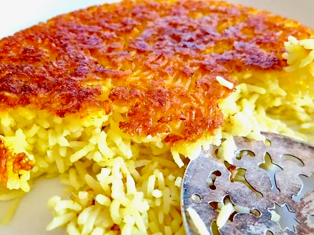 Beautiful Tah Dig ~ Persian Rice - My Lilikoi Kitchen