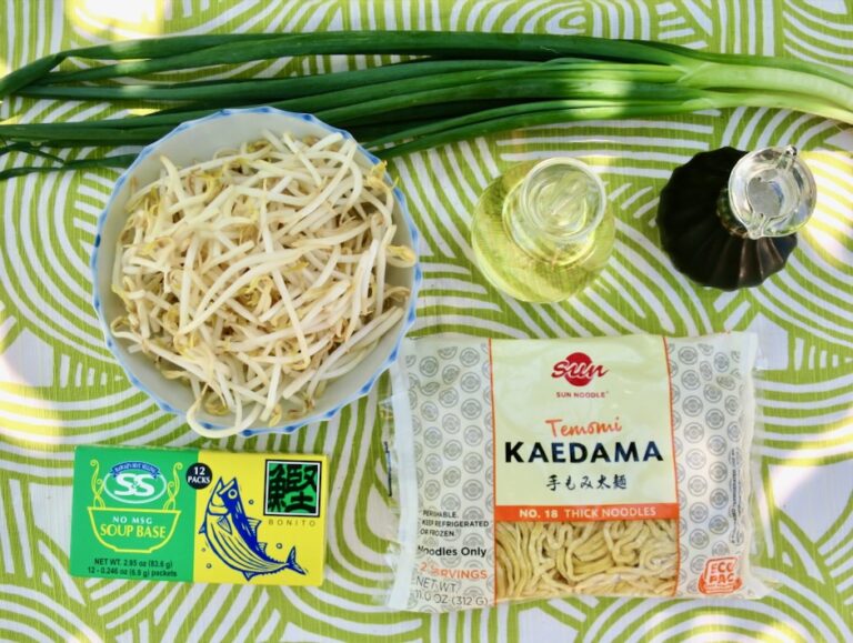 Dry Mein with Crunchy Bean Sprouts & Chili Crisp - My Lilikoi Kitchen